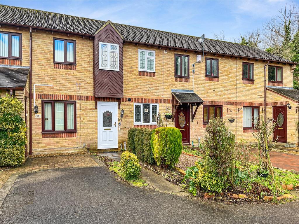 Redwing Road, Chatham, Kent, ME5 2 bed terraced house - £260,000