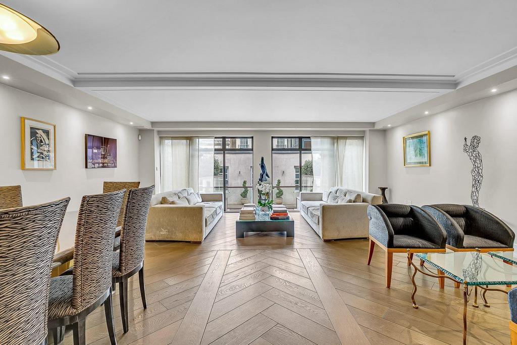 Mount Row, Mayfair, London, W1K 3 bed flat for sale - £6,950,000
