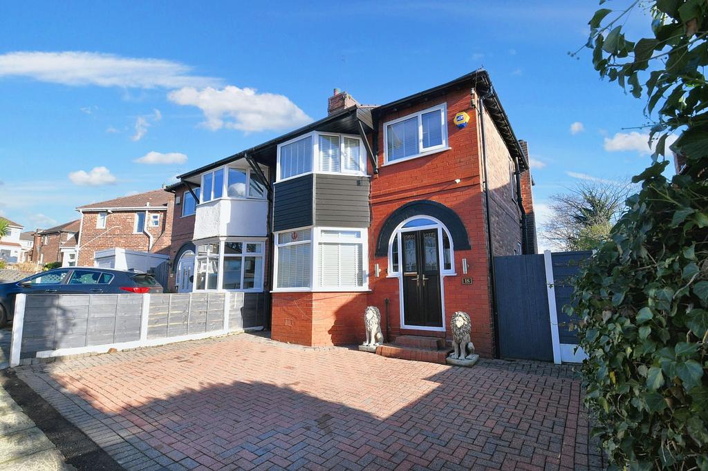 Castleway, Salford, M6 3 bed semi-detached house for sale - £250,000