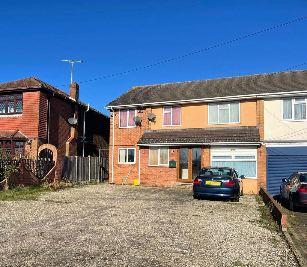 Hart Road, Benfleet, Essex, SS7 5 bed semi-detached house for sale - £ ...