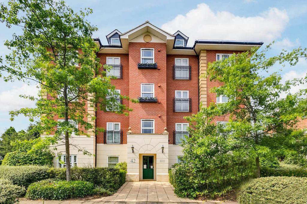 Trinity Church Road, Barnes, London 1 bed flat - £2,000 pcm (£462 pw)