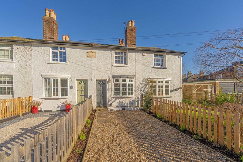Rushett Close, Thames Ditton, KT7 2 bed terraced house for sale - £575,000