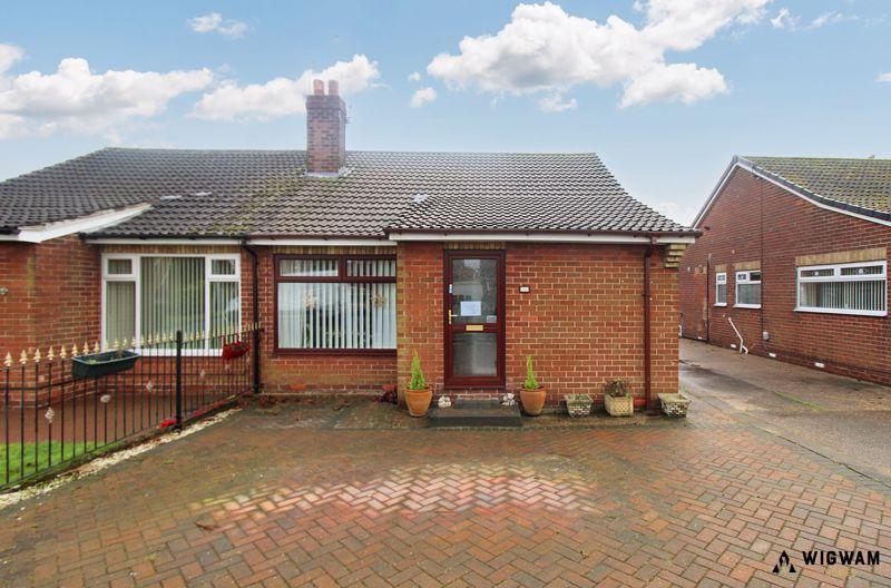 Compass Road, Hull, HU6 2 bed semi-detached bungalow for sale - £180,000
