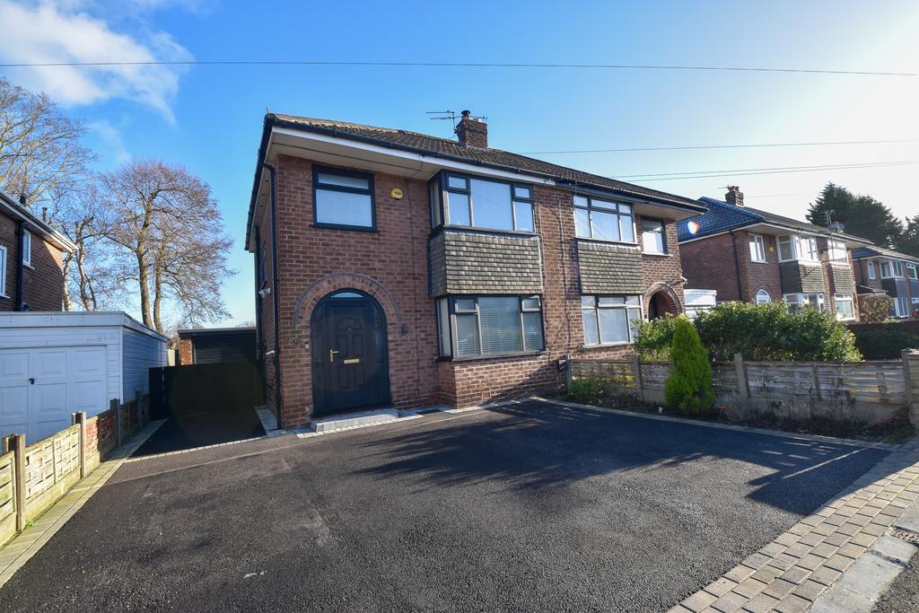 Russell Road, Partington, M31 3 bed semi-detached house for sale - £275,000