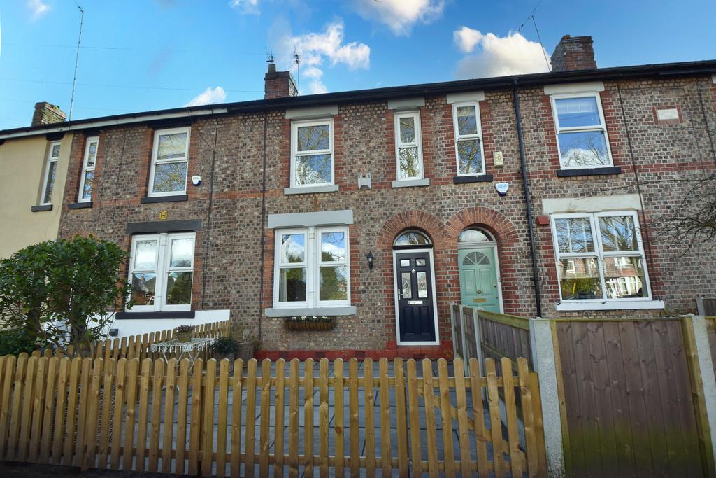 Moorside Road, Urmston, M41 2 bed terraced house for sale - £350,000