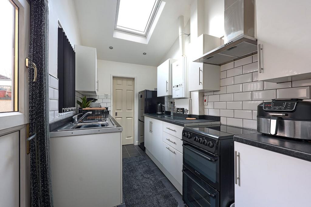 Snowden Street, Burnley BB12 3 bed terraced house - £89,950