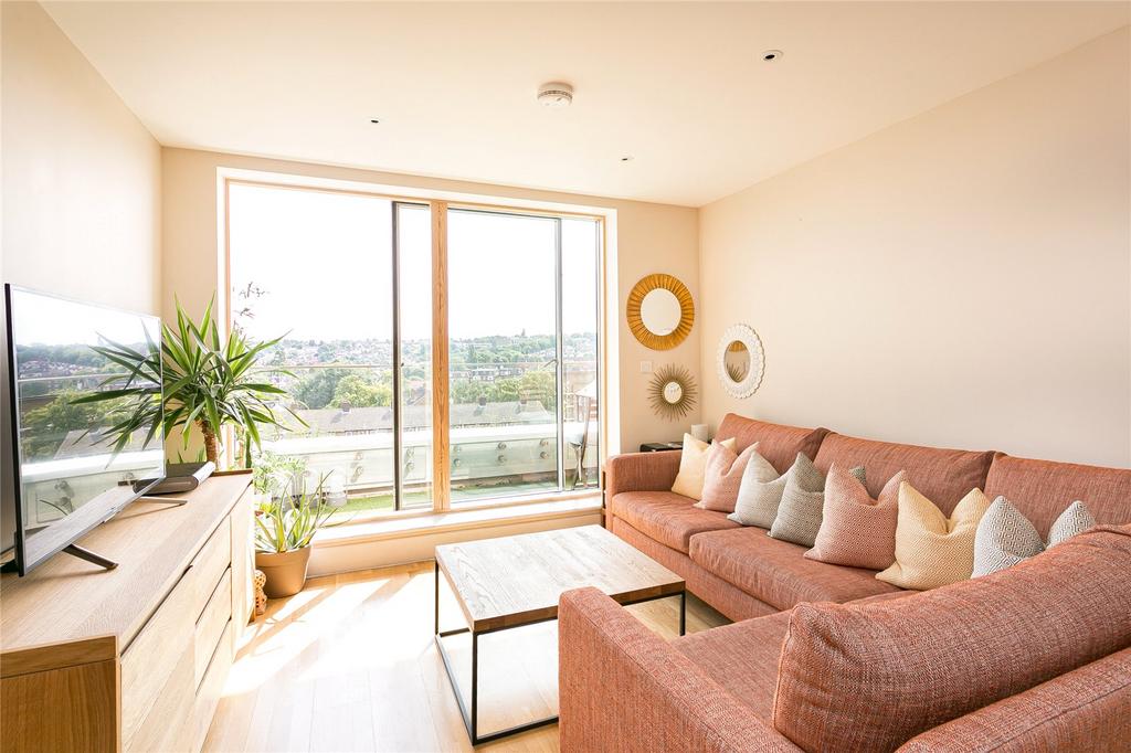 Streatham High Road, London SW16 1 bed apartment - £350,000