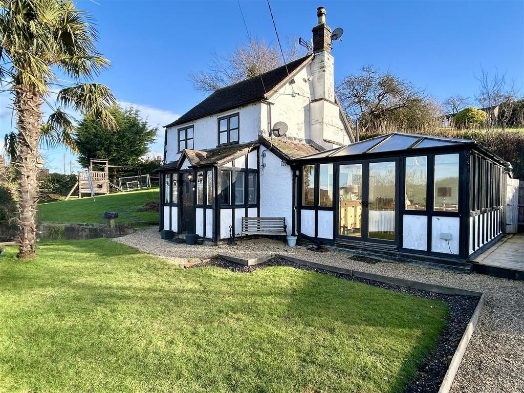 Crews Park, Broseley TF12 3 bed house - £325,000