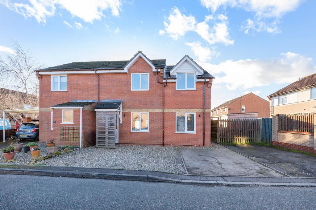 Harry Blunt Way, Scarning 3 bed semi-detached house for sale - £260,000