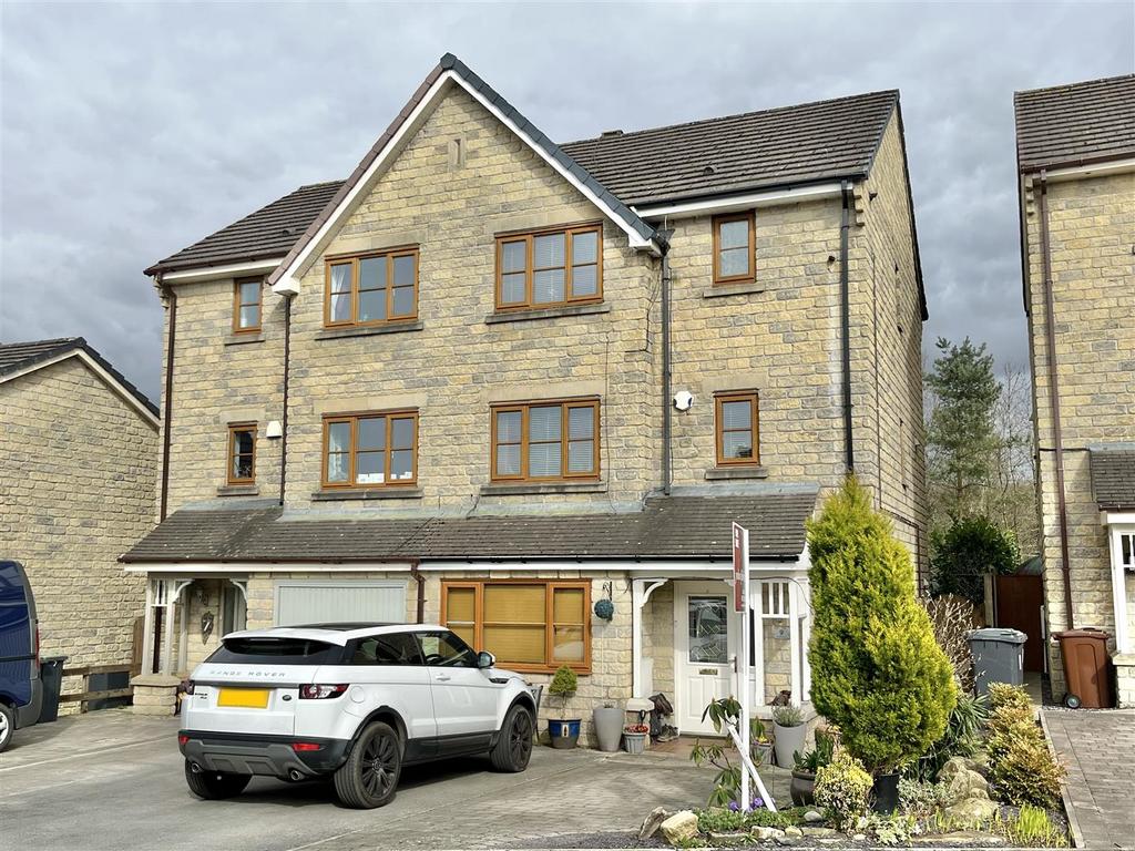 Valemount, Hadfield, Glossop 4 bed semi-detached house - £350,000