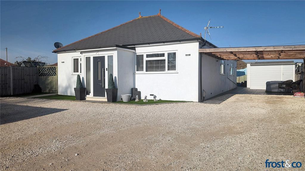 Churchill Road, Branksome, Poole... 4 bed bungalow for sale - £435,000