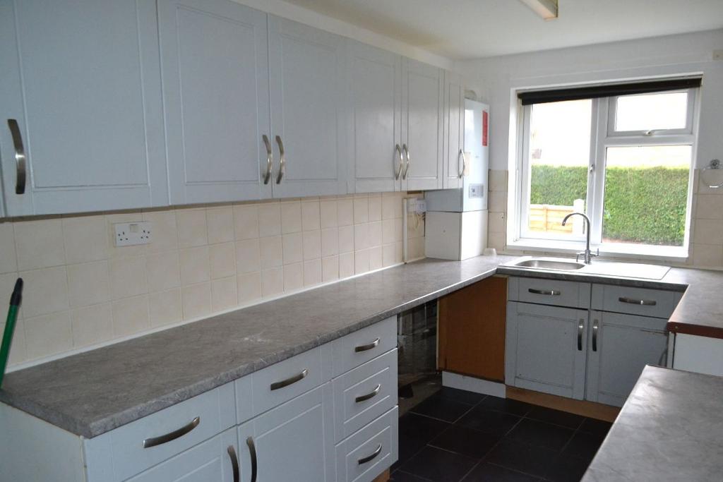 Stirchley, Telford TF3 4 bed terraced house - £1,100 pcm (£254 pw)
