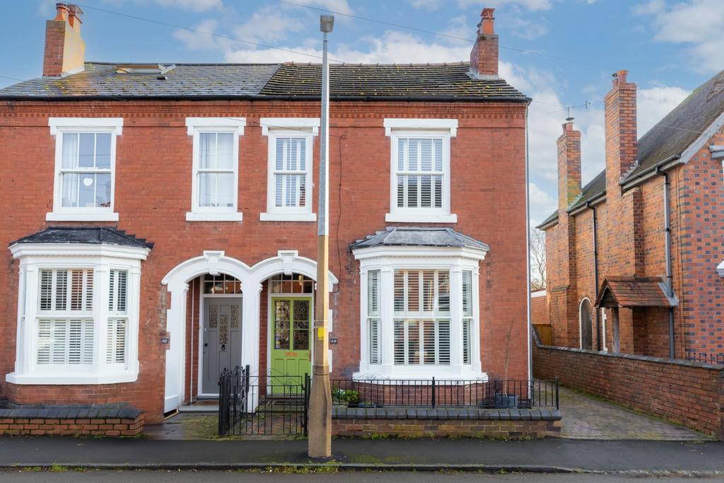 Heath Street, Stourbridge, DY8 1SA 4 bed semi-detached house - £540,000