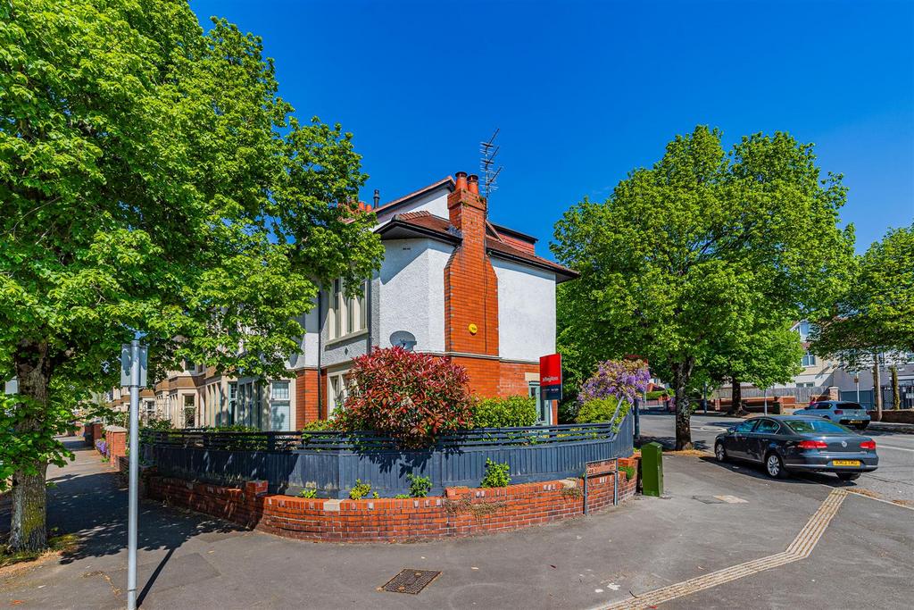 Melrose Avenue, Cardiff CF23 4 bed end of terrace house for sale - £585,000