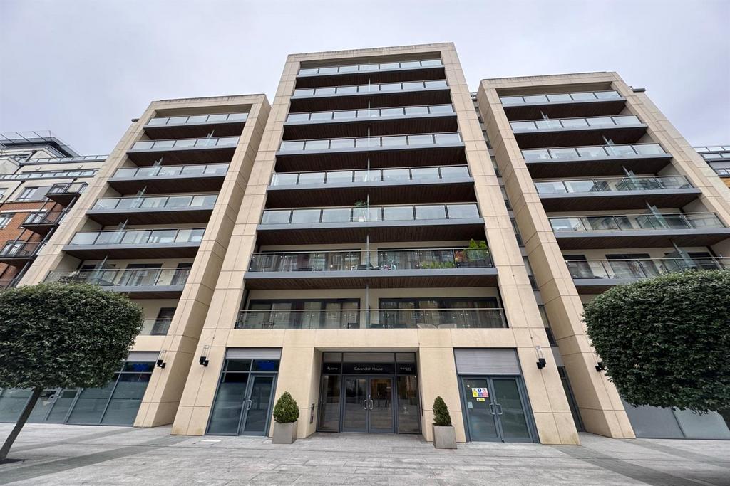 Cavendish House, Boulevard Drive... 2 bed flat for sale - £595,000