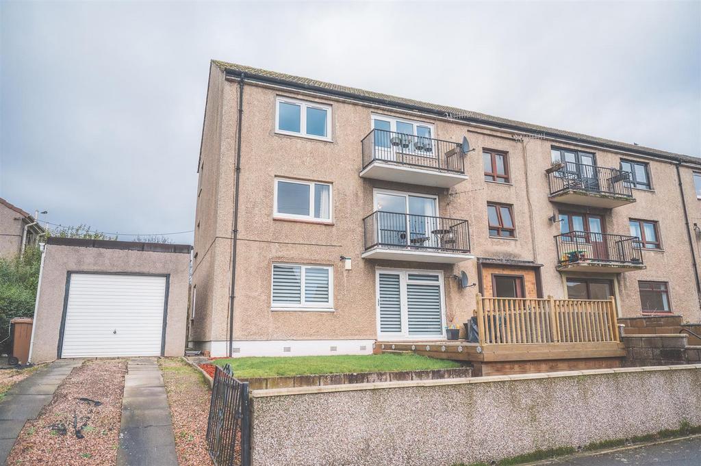 Myrekirk Terrace, Dundee DD2 3 bed flat for sale - £87,000