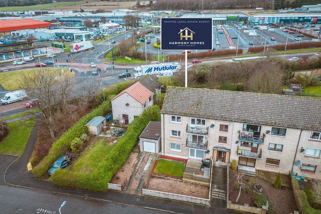 Myrekirk Terrace, Dundee DD2 3 bed flat for sale - £87,000