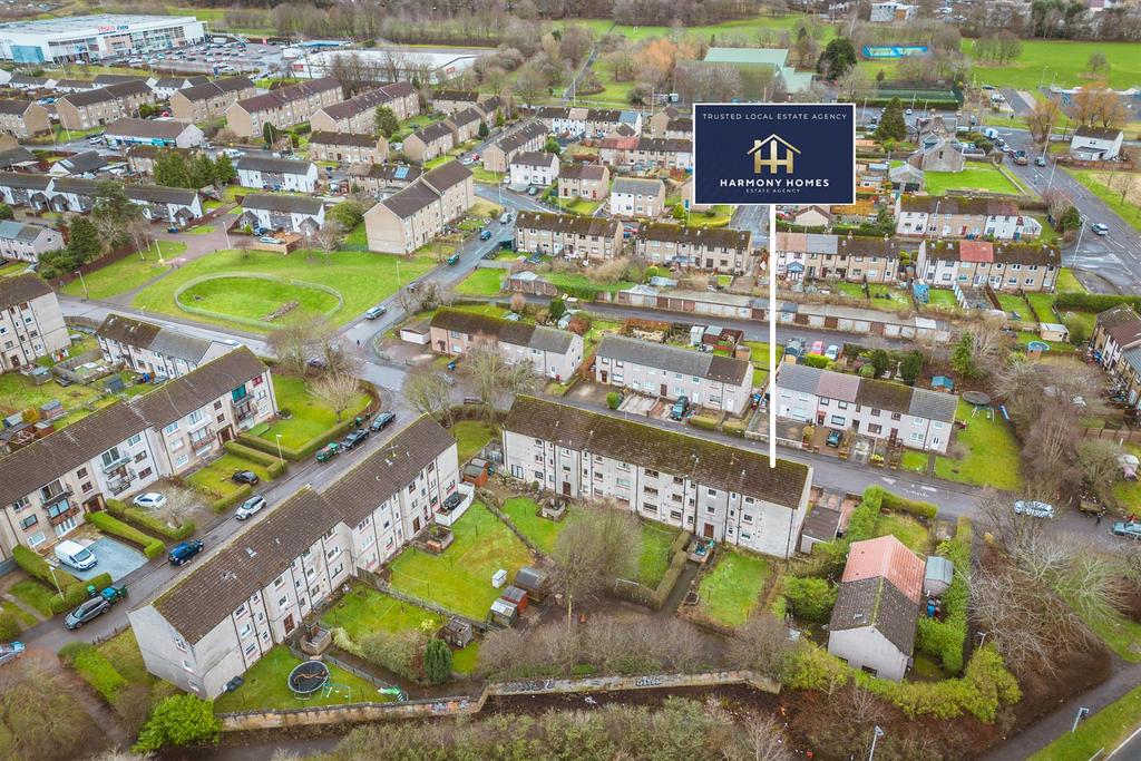 Myrekirk Terrace, Dundee DD2 3 bed flat for sale - £87,000