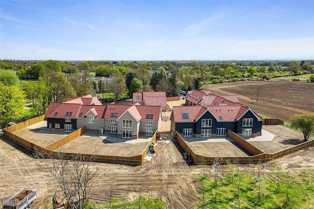 Station Road, Takeley, Essex, CM22 2 bed property for sale - £595,000