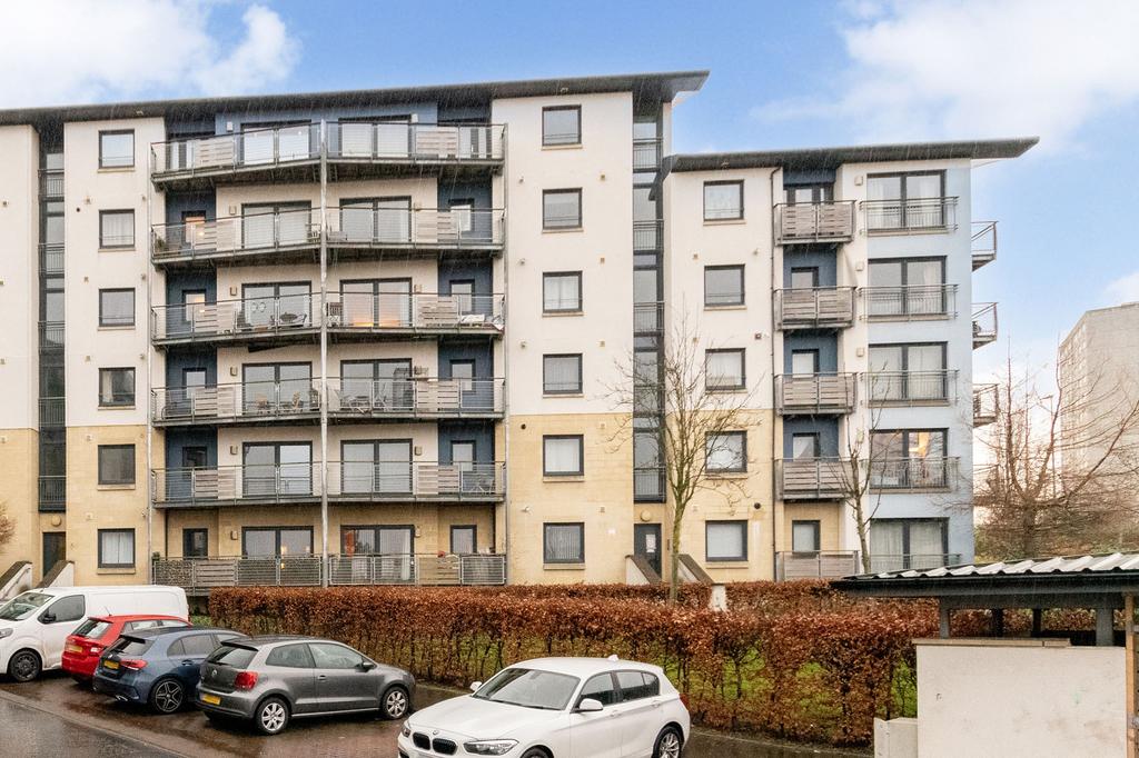 5/4 Drybrough Crescent, Peffermill... 2 bed ground floor flat - £180,000