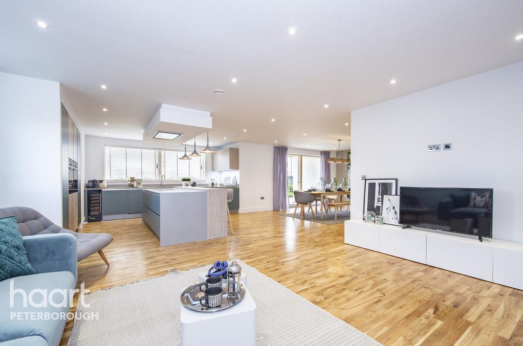 The Hamlets, Hampton Water 5 bed detached house for sale - £950,000