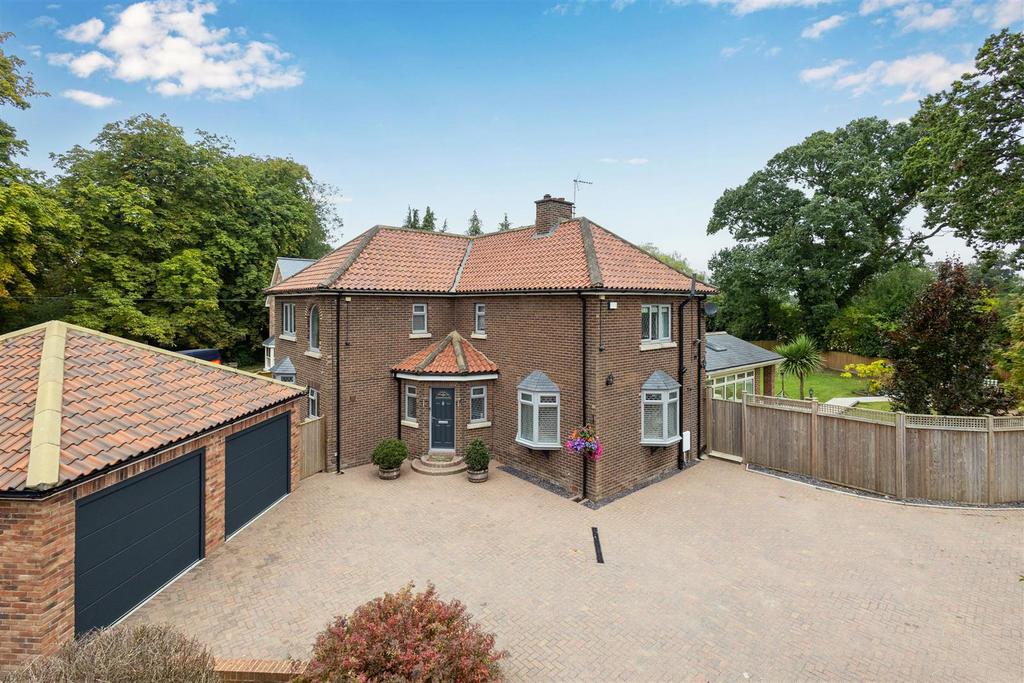 Carlton Miniott, Thirsk 4 bed detached house - £715,000