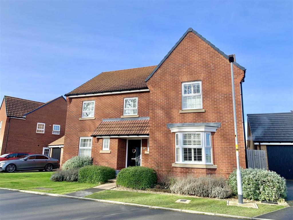 Gandy Way, Devizes 5 bed detached house - £2,000 pcm (£462 pw)