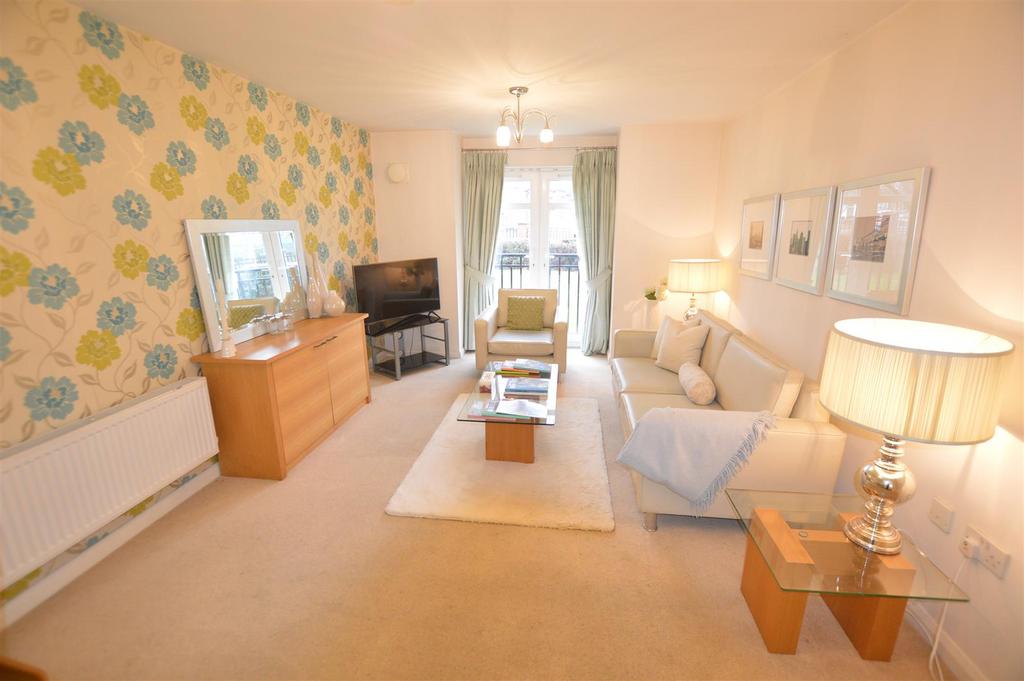 Block 1, Racecourse Mews... 2 bed apartment for sale - £148,000