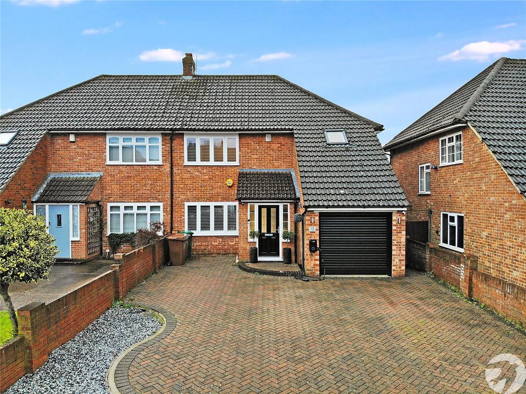 Parkfields, Strood, Kent, ME2 4 bed semi-detached house - £550,000