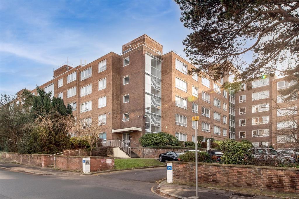 Station Road, Hendon 2 bed flat - £365,000