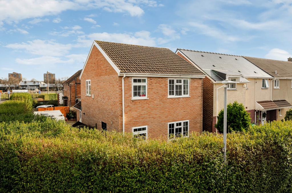 Dolwen Road, Llandaff North, Cardiff 3 bed detached house - £335,000