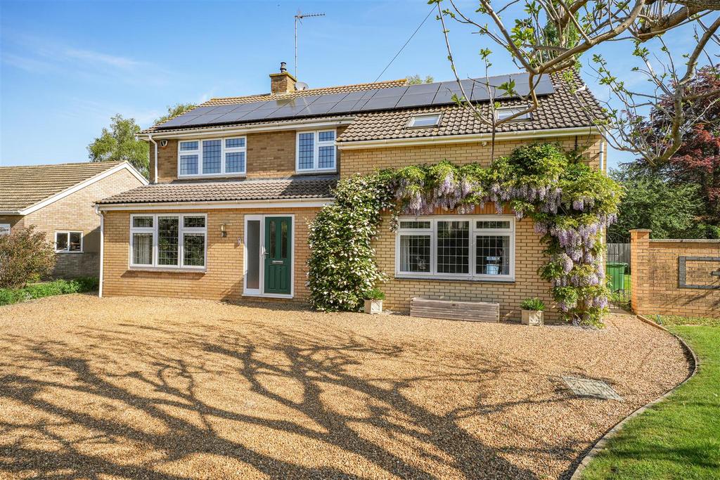 Bugbrooke Road, Gayton 5 bed detached house for sale - £725,000