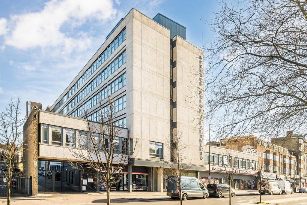 Streatham High Road, London SW16 1 bed flat - £325,000