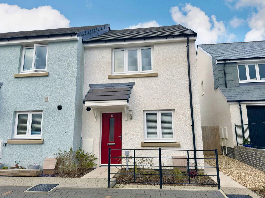 Trenant Gardens, Wadebridge, PL27 2 bed end of terrace house - £259,950