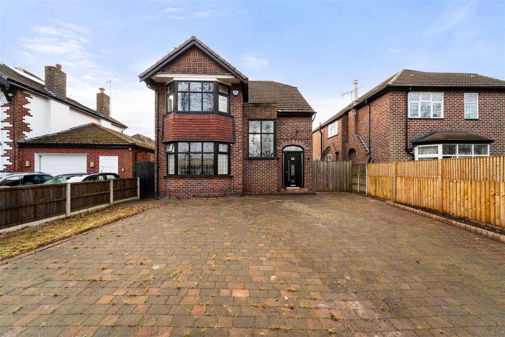 Broad Road, Sale 4 bed detached house - £845,000