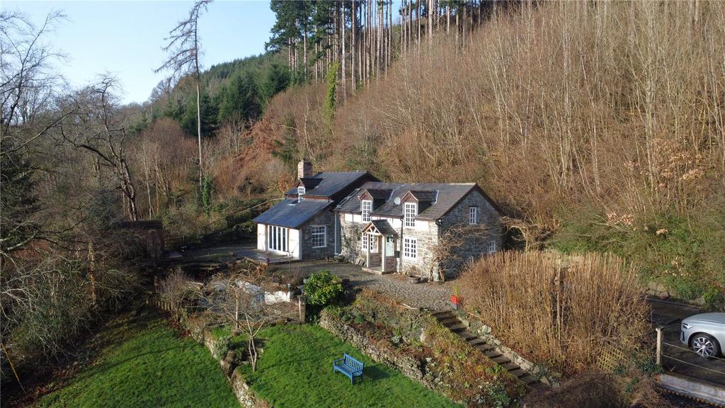 Meifod, Powys, SY22 3 bed detached house for sale - £500,000