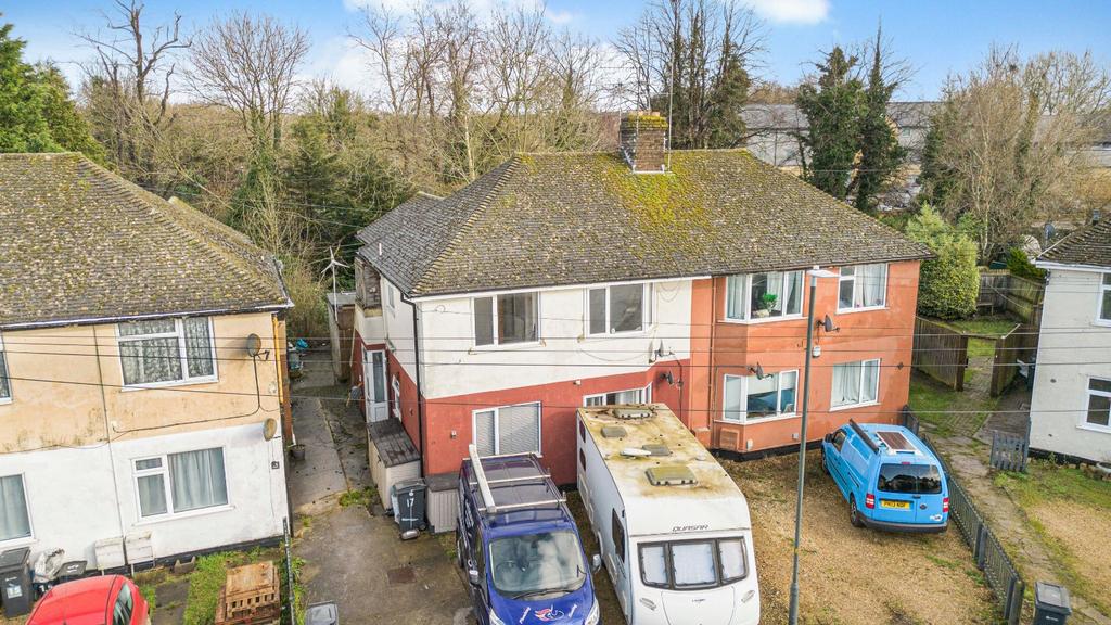 Melmore Gardens, Cirencester... 2 bed apartment for sale - £130,000