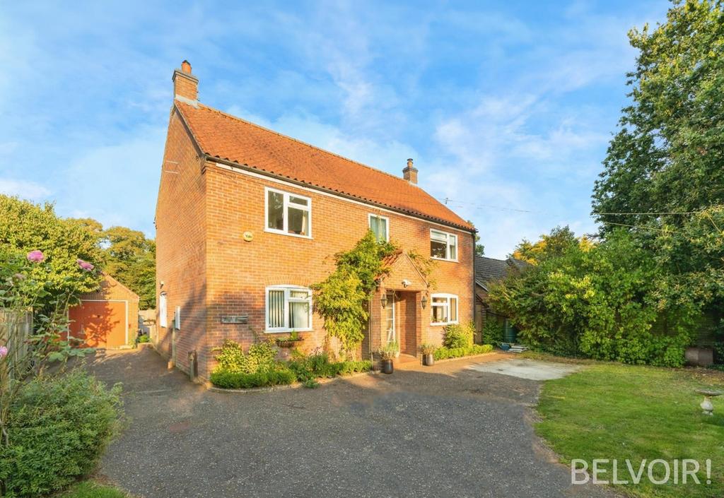Richmond Road, Saham Toney, IP25 4 bed detached house - £400,000