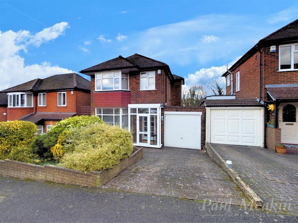 Derwent Drive, Purley 3 bed detached house for sale - £625,000