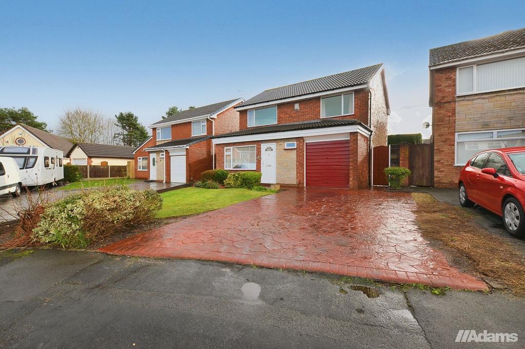 Trafford Crescent, Higher Runcorn 4 bed detached house for sale - £280,000