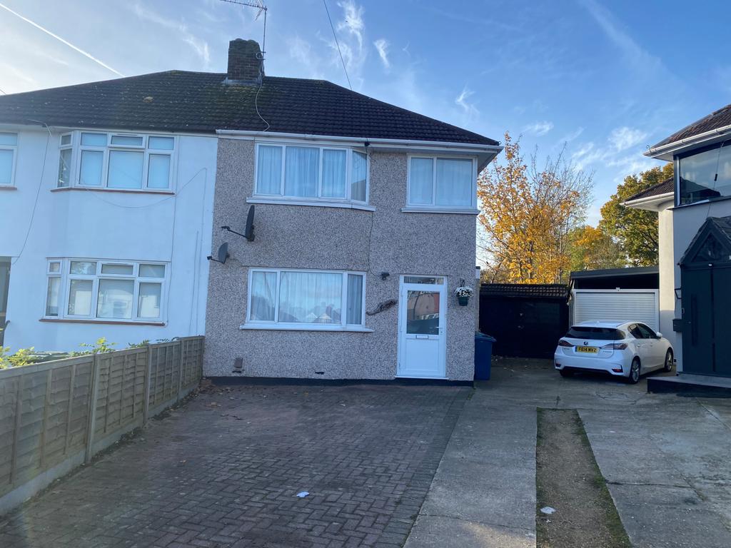 Harrow HA3 3 bed semi-detached house - £2,200 pcm (£508 pw)