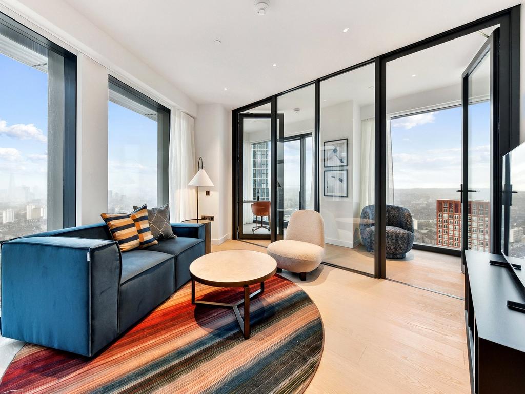 River Park Tower, 1 Nine Elms Lane, SW8 2 bed apartment to rent - £ ...