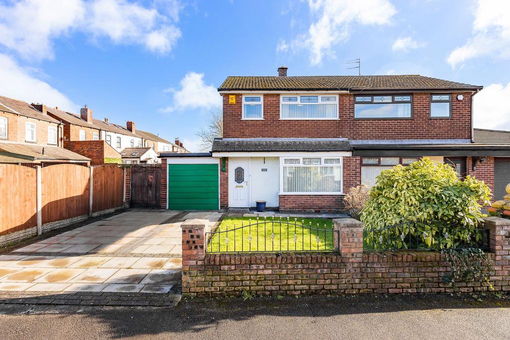 Melford Drive, Ashton-In-Makerfield, WN4 3 bed semi-detached house for sale - £180,000
