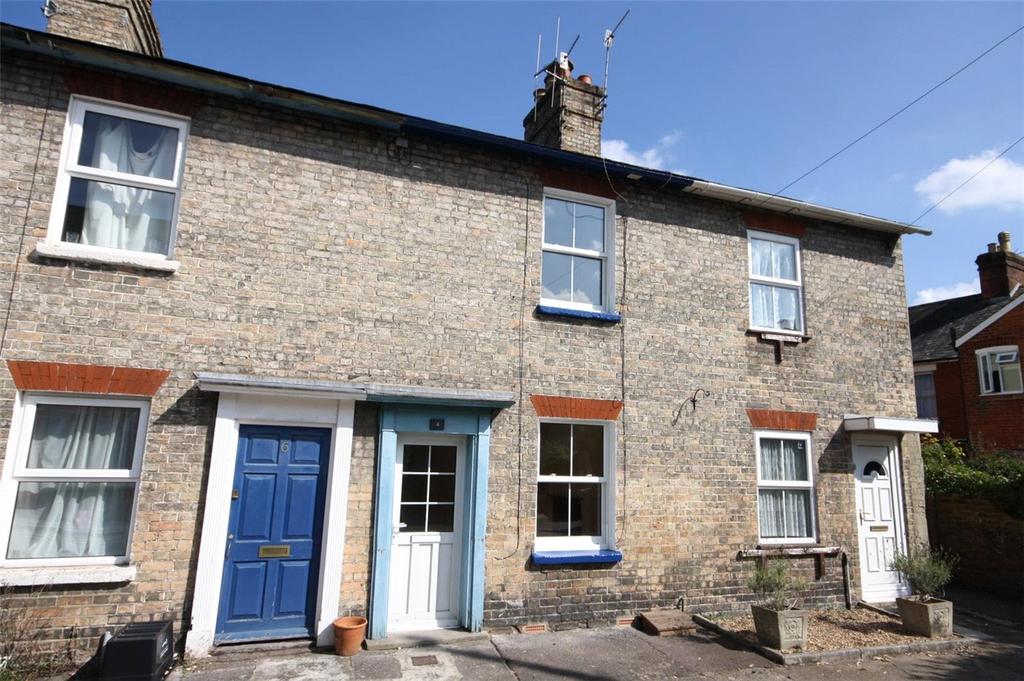 East Street, Salisbury, Wiltshire, SP2 2 bed terraced house - £1,050 pcm (£242 pw)