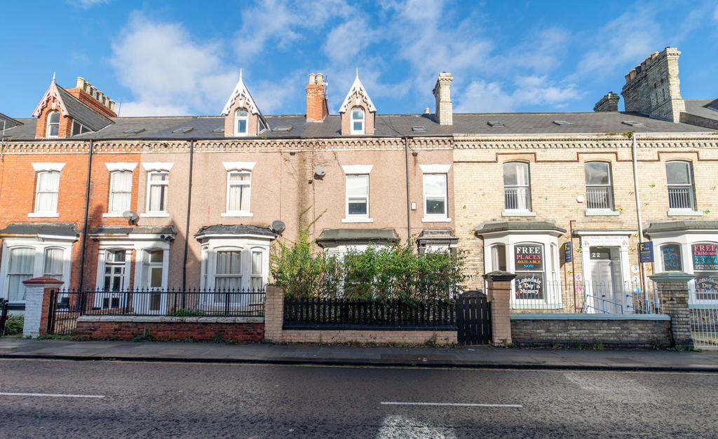 Grange Road, Hartlepool, TS26 6 bed terraced house - £152,000