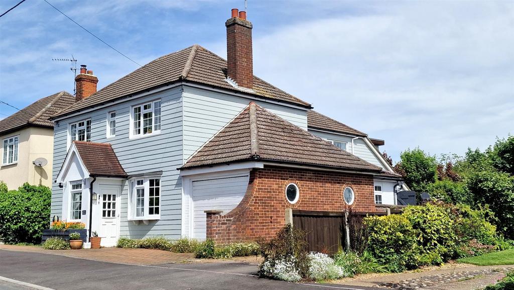Mill Lane, Danbury 5 bed detached house - £800,000
