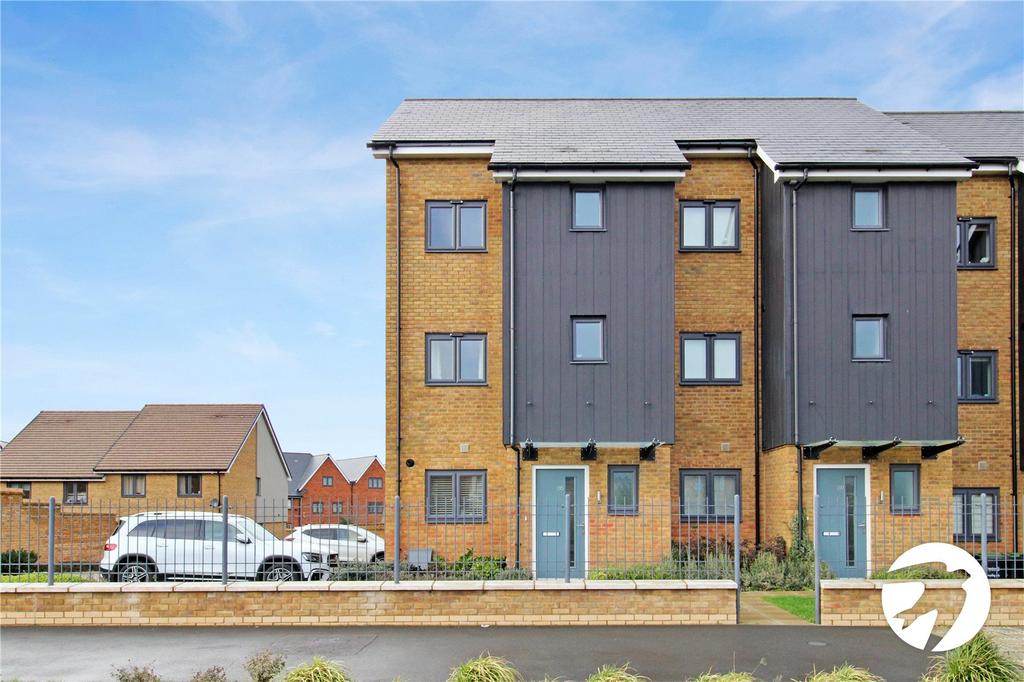 Springhead Parkway, Northfleet... 4 bed end of terrace house - £2,000 ...