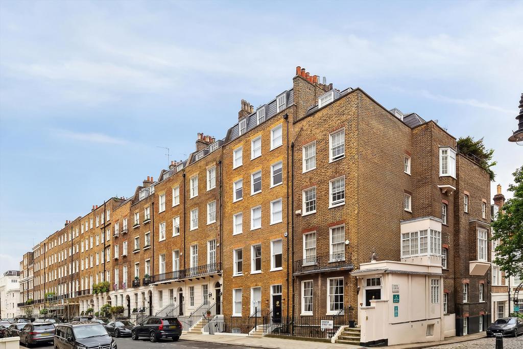 Chester Street, Belgravia, SW1X 2 bed flat to rent - £7,778 pcm (£1,795 pw)
