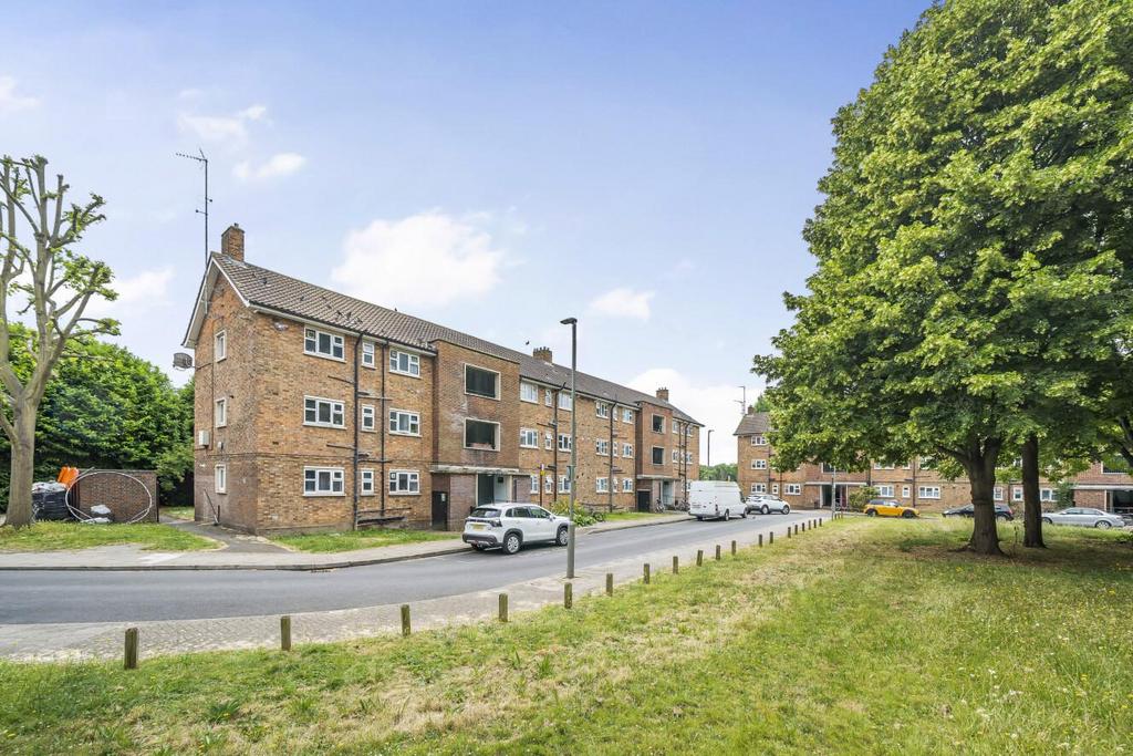 Horne Way, Putney, London, SW15 2 bed flat for sale - £400,000