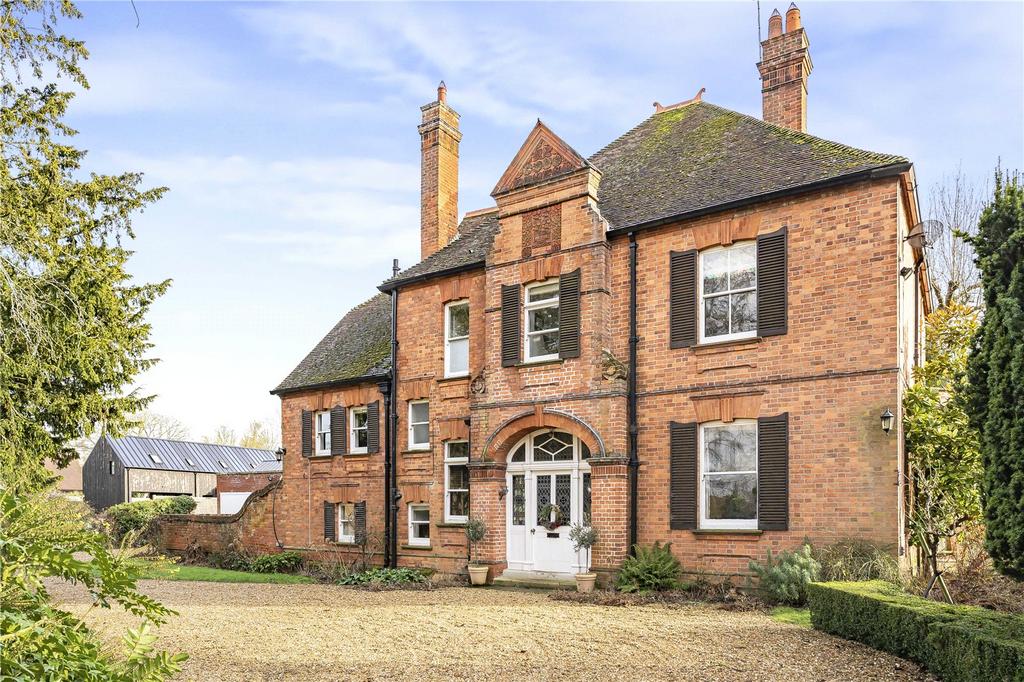 High Street, Upper Dean, Huntingdon... 6 bed detached house - £3,750 ...